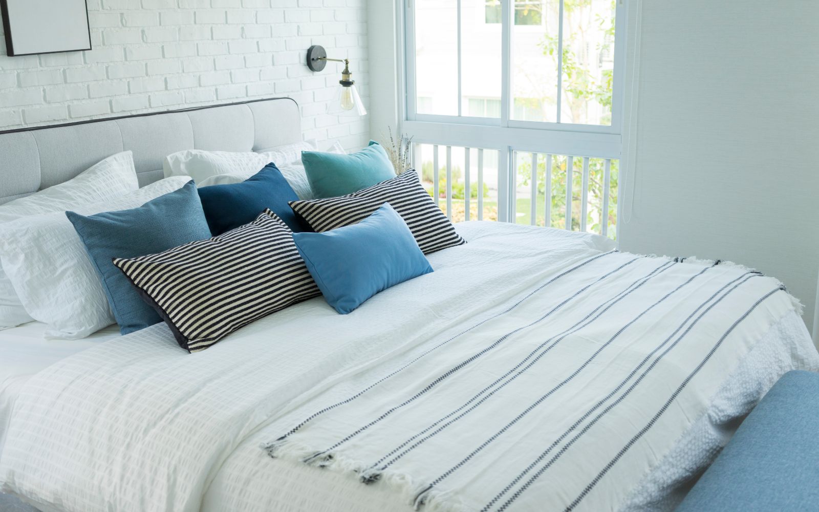 Dormitorios en azul y blancos perfectos para relajarte | OAK 2000
